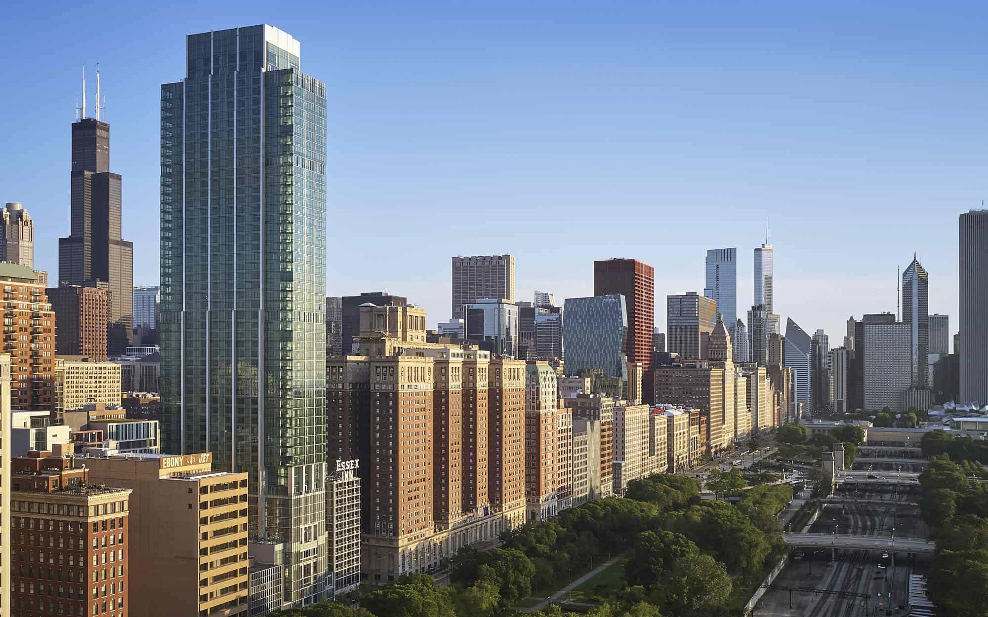 7 Best Chicago Apartments with Skyline & Lake Views – AptAmigo ...