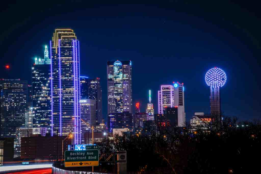 What Are The Pros & Cons Of Living In Dallas? – AptAmigo Apartment Locators