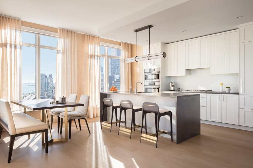 10 Chicago High-Rise Apartments You Need to See